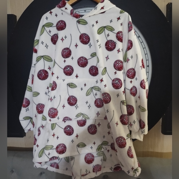 Marlo Lorenz | Tops | Throwzy Junior By Marlo Lorenz Disco Ball ...